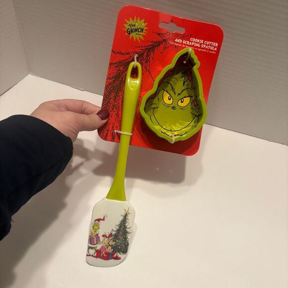 Bioworld | Kitchen | Dr Seuss The Grinch Cindy Louwho Sleigh Spatula ...